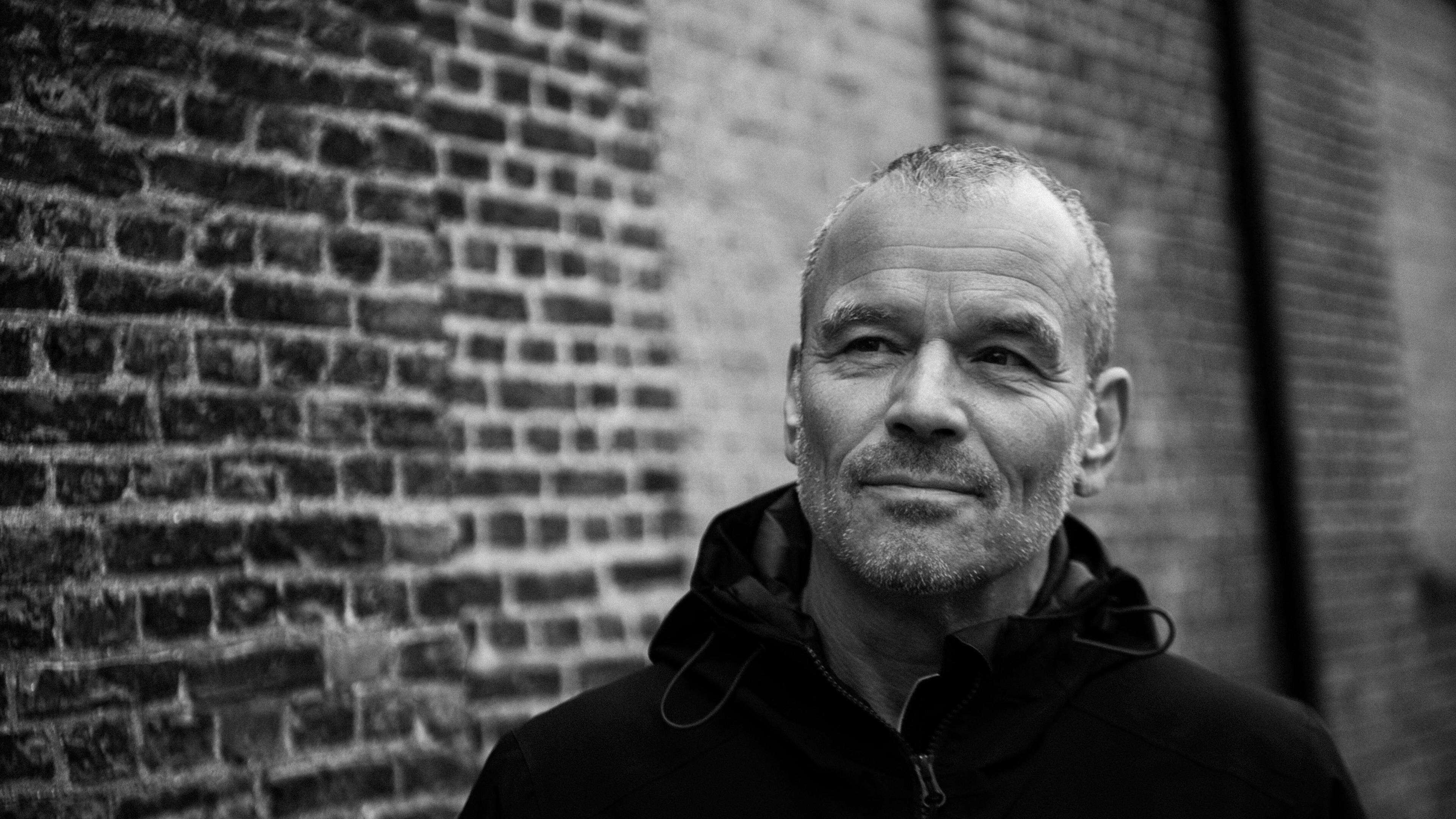Ernst Jansz met boek, plaat en theaterconcert ‘Een Liefdeslied’: Stilte ... Ernst Jansz met boek, plaat en theaterconcert ‘Een Liefdeslied’: Stilte ...